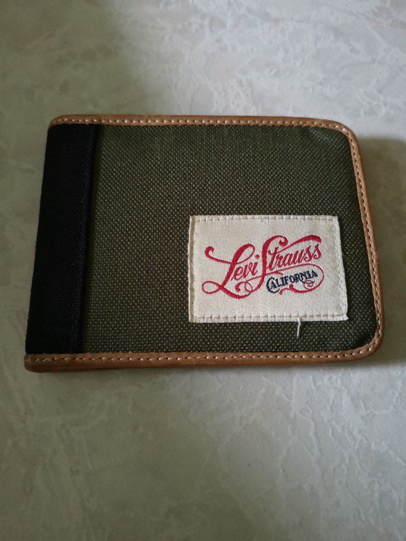 Levi's Wallet (Original), Men's Fashion, Watches & Accessories, Wallets ...