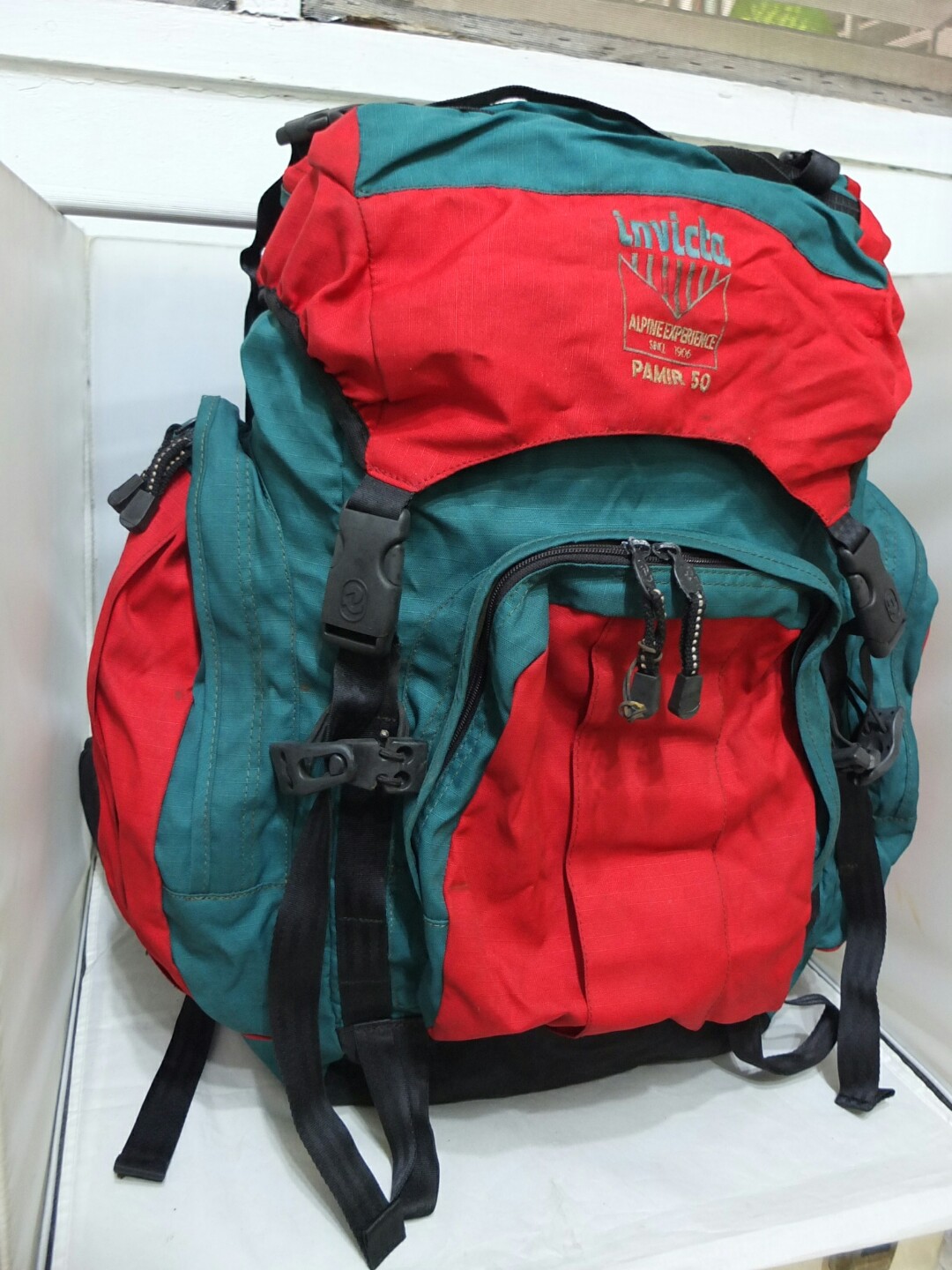 Original Unused Invicta Italy Rucksack 50liters, Men's Fashion, Bags ...