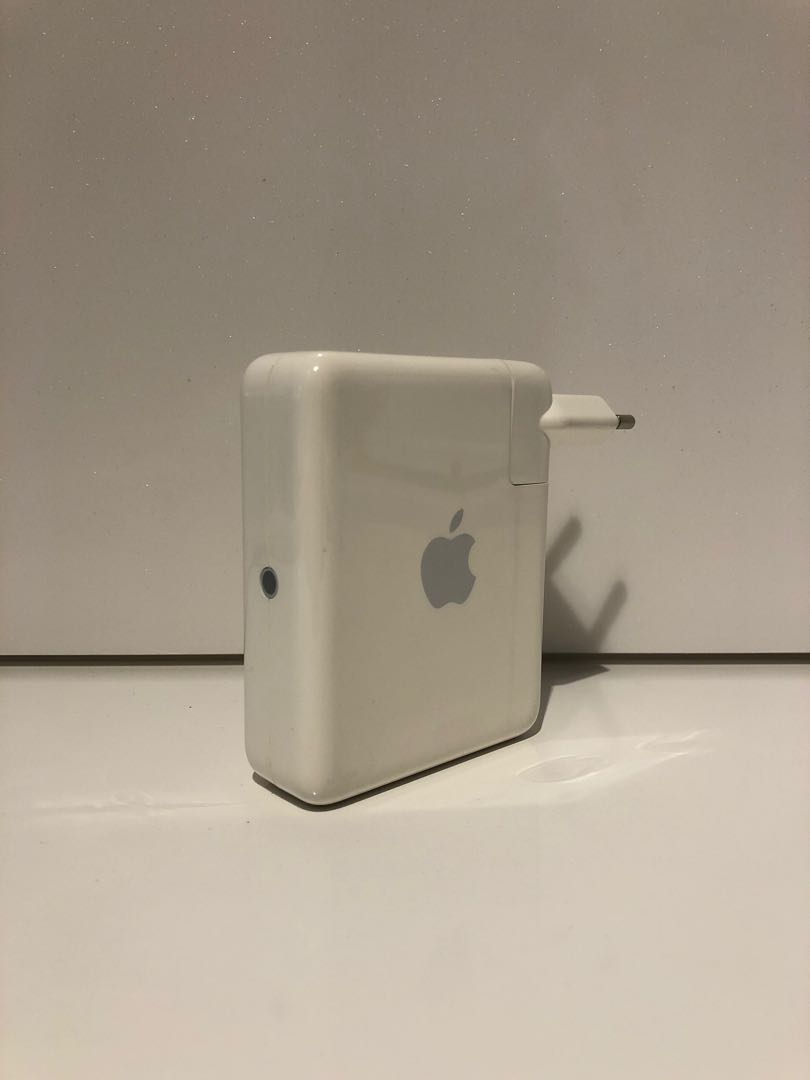 Apple AirPort Express Base Station - 1st generation, Mobile Phones ...