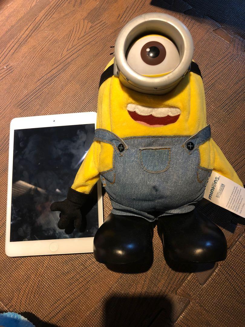 Authentic talking minion (universal studio) battery operated, Hobbies ...