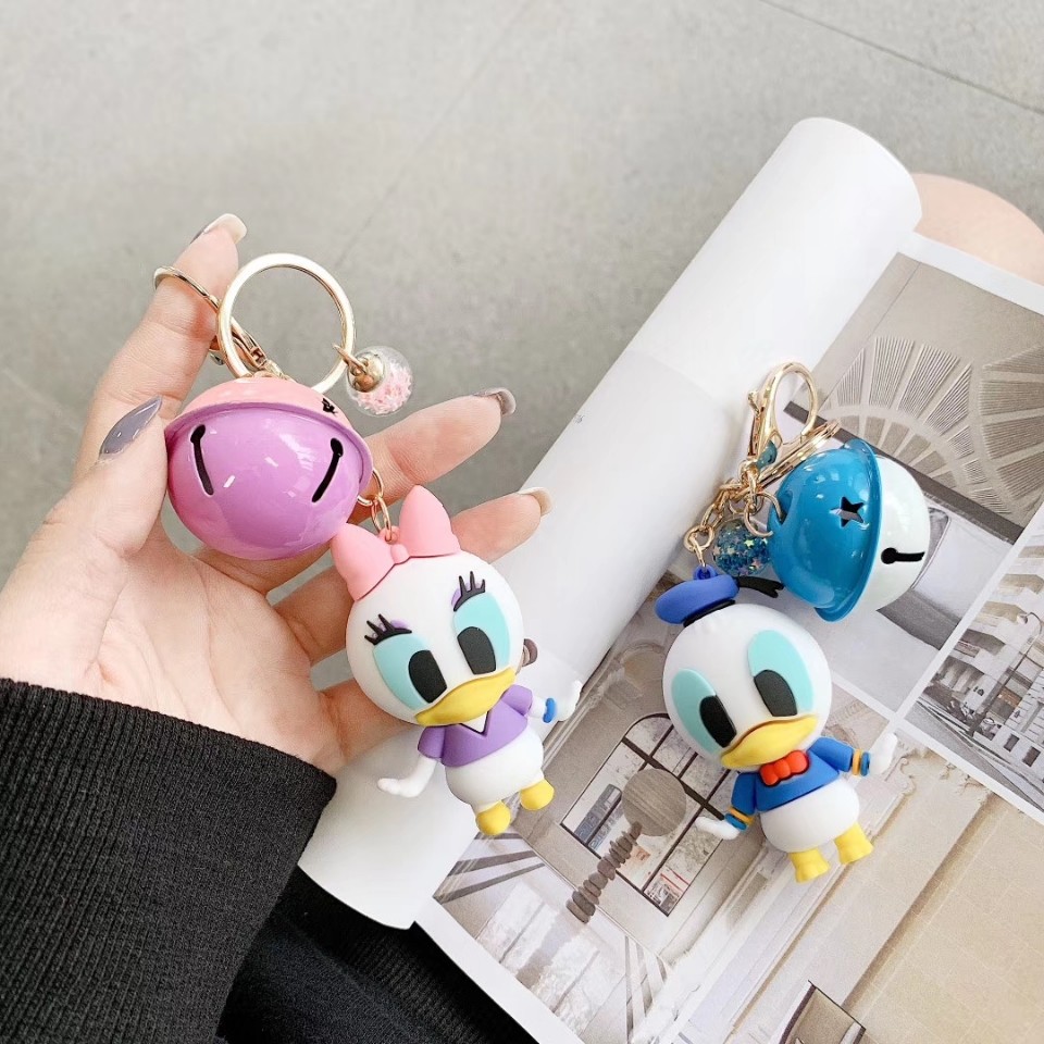 Donald Duck + Daisy Duck = Couple Keychains, Hobbies & Toys, Stationery ...