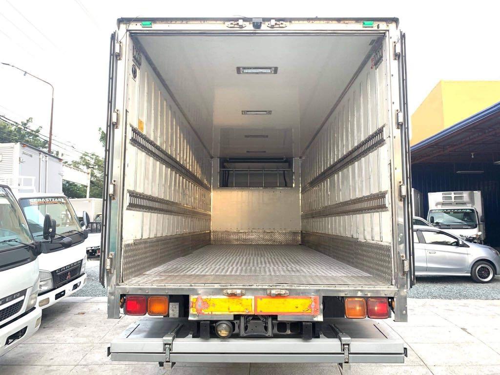 Fuso Fighter reefer van 21FT 6M60 engine turbo with power lifter ...