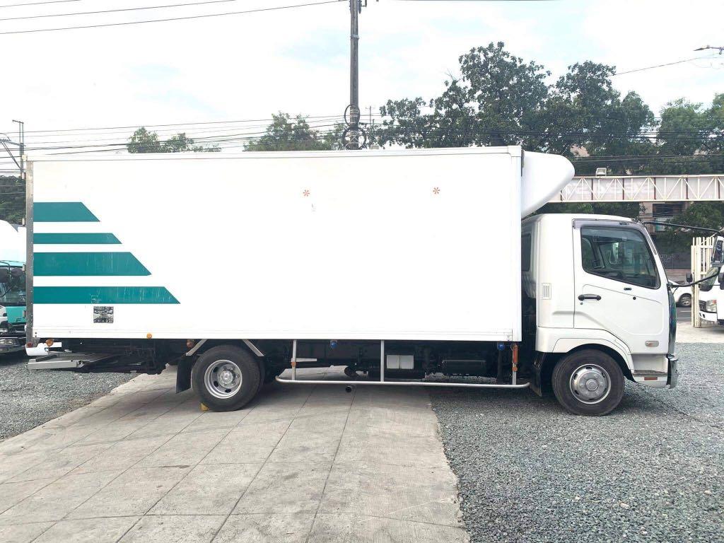 Fuso Fighter reefer van 21FT 6M60 engine turbo with power lifter ...