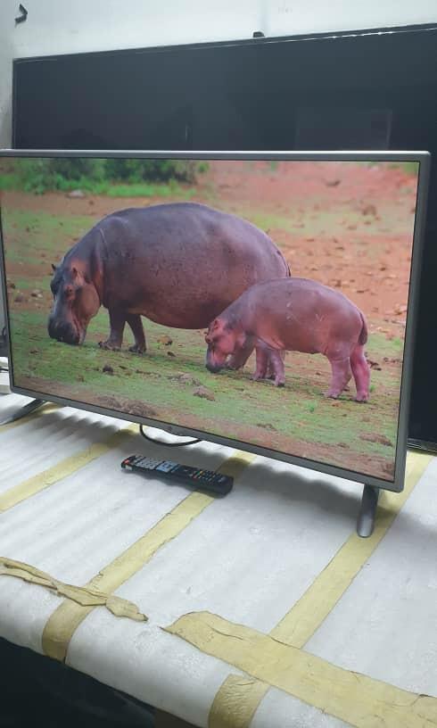 LG smart TV 42 inch, TV & Home Appliances, TV & Entertainment, TV on Carousell