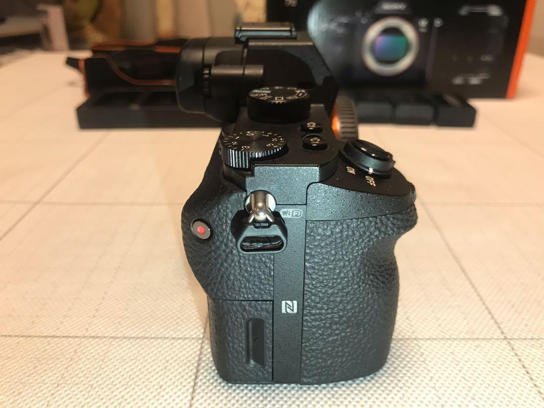 Sony A7ii A7M2 body over90%連3原廠電, 攝影器材, 鏡頭及裝備 - Carousell