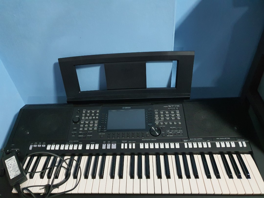Yamaha Keyboard PSR S775, Hobbies & Toys, Music & Media, Musical ...