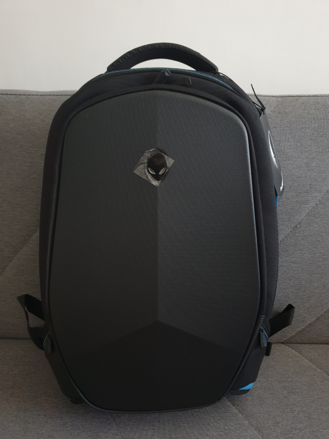 Alienware Vindicator 2.0 Backpack (15"), Men's Fashion, Bags, Backpacks ...