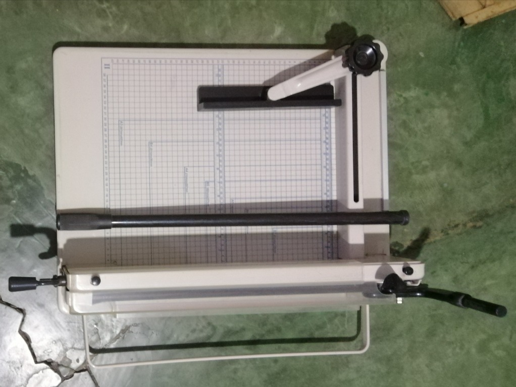 Ream Cutter A3 Manual RUSH!, Hobbies & Toys, Stationary & Craft, Craft ...