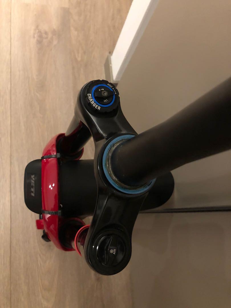 Rockshox Lyrik RC2 fork (boxxer red), Sports Equipment, Bicycles ...