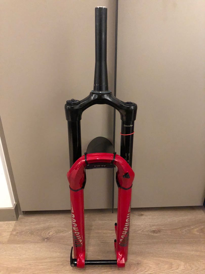 Rockshox Lyrik RC2 fork (boxxer red), Sports Equipment, Bicycles ...