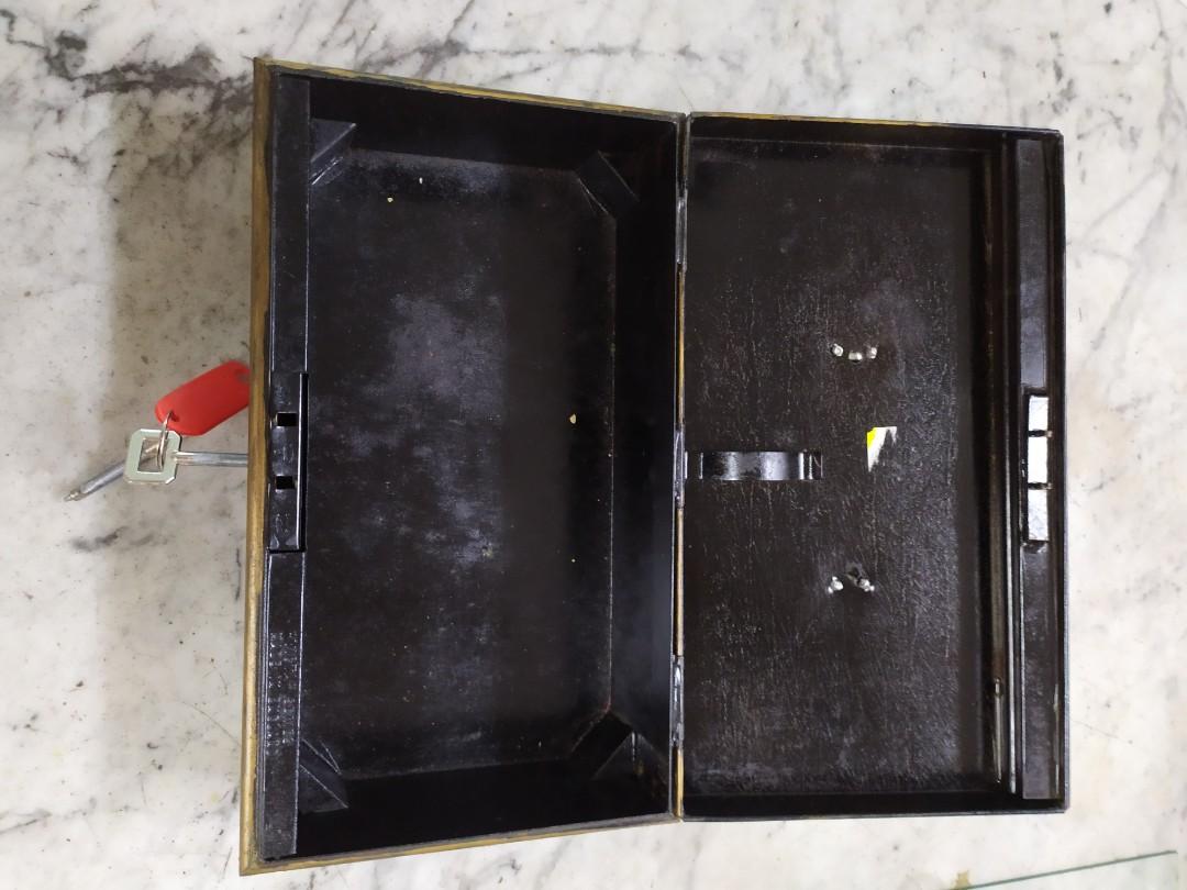 England Victa Series Metal Cashbox Vintage, Hobbies & Toys ...
