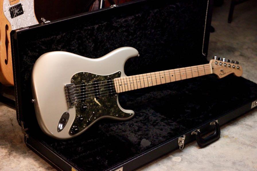 Fender American Deluxe Stratocaster 2009 Inca Silver USA, Hobbies ...