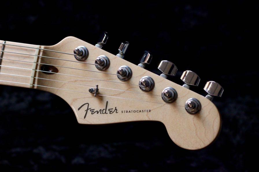 Fender American Deluxe Stratocaster 2009 Inca Silver USA, Hobbies ...