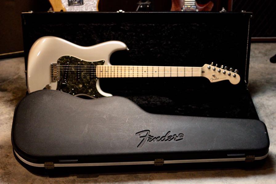 Fender American Deluxe Stratocaster 2009 Inca Silver USA, Hobbies ...