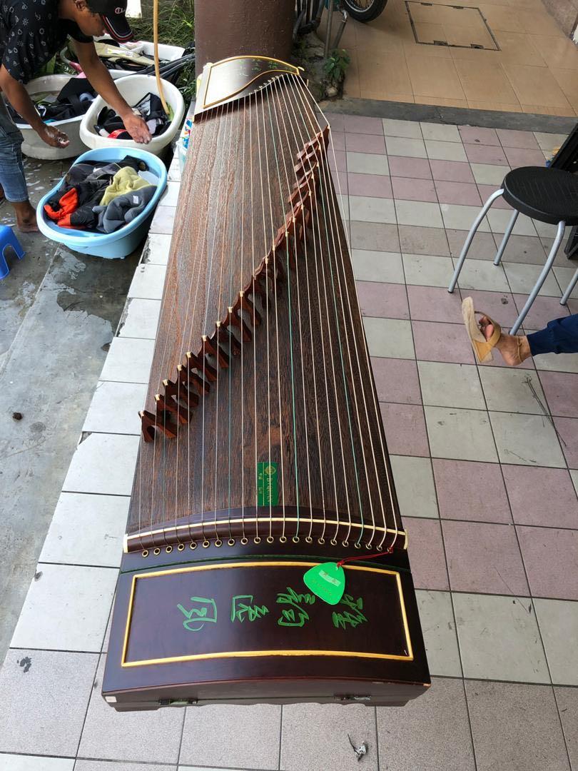 Gu zeng guitar, Hobbies & Toys, Music & Media, Musical Instruments on ...