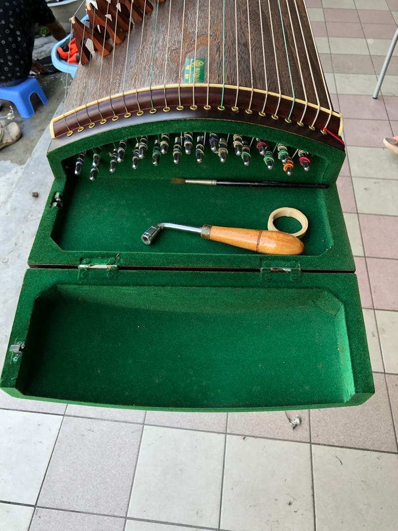 Gu zeng guitar, Hobbies & Toys, Music & Media, Musical Instruments on ...