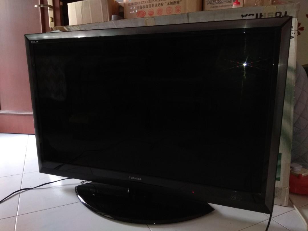 Toshiba 42 inch LED TV 42XL700E, TV & Home Appliances, TV ...