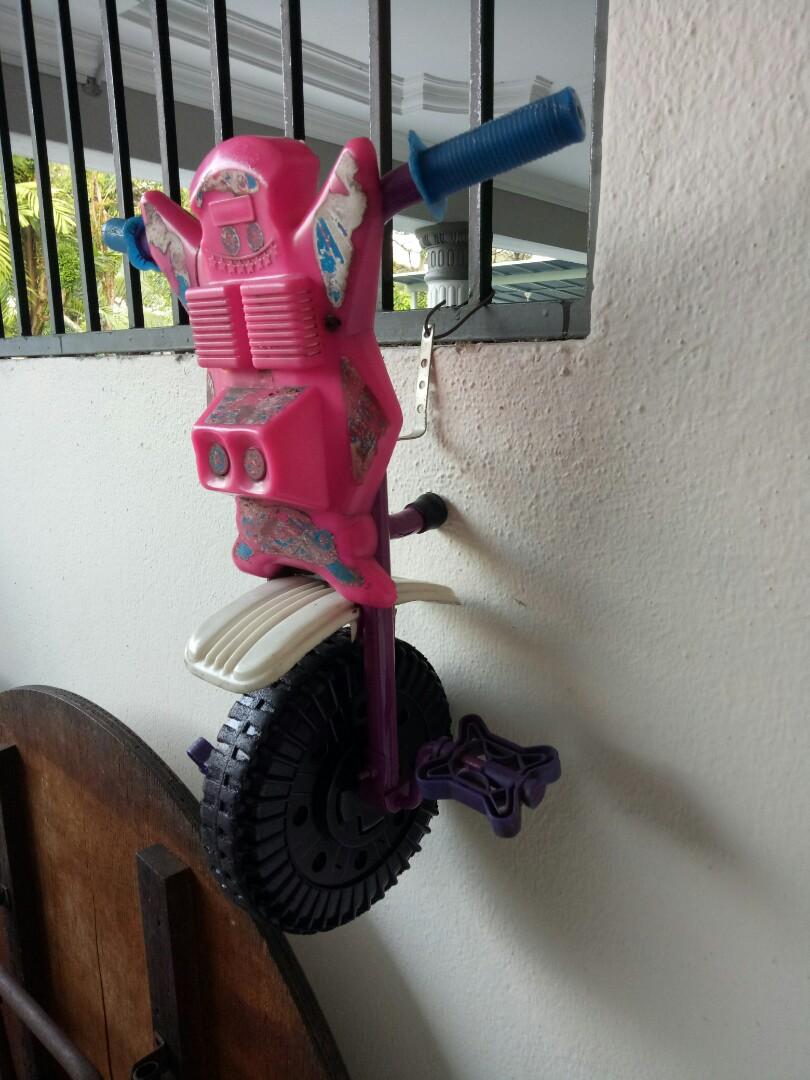 Vintage tricycle decorations 80s, Hobbies & Toys, Collectibles ...