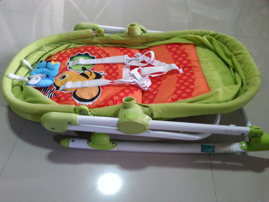 Apruva Krissa Bee 2-in-1 Bassinet and Chair, Babies & Kids, Baby ...
