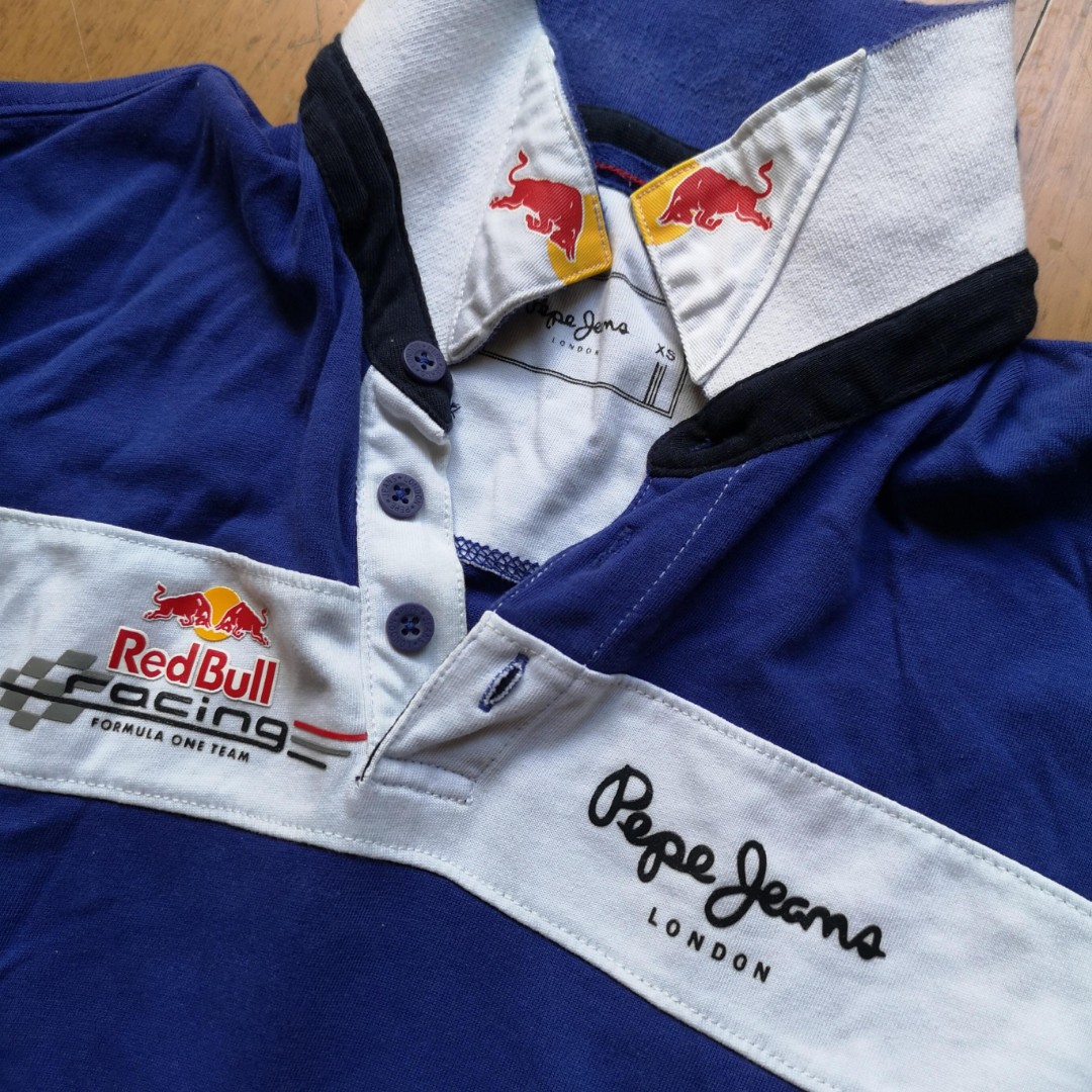 Red Bull racing team pepe jeans, 男裝, 外套及戶外衣服 - Carousell