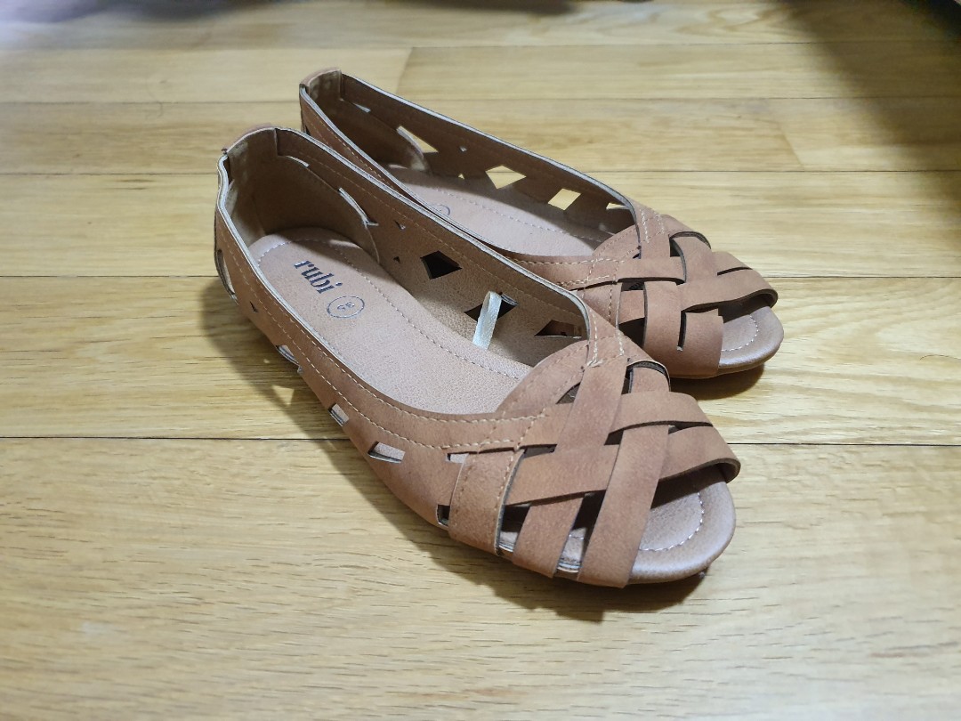 Rubi Brown Cross Flats, Women's Fashion, Footwear, Flats on Carousell