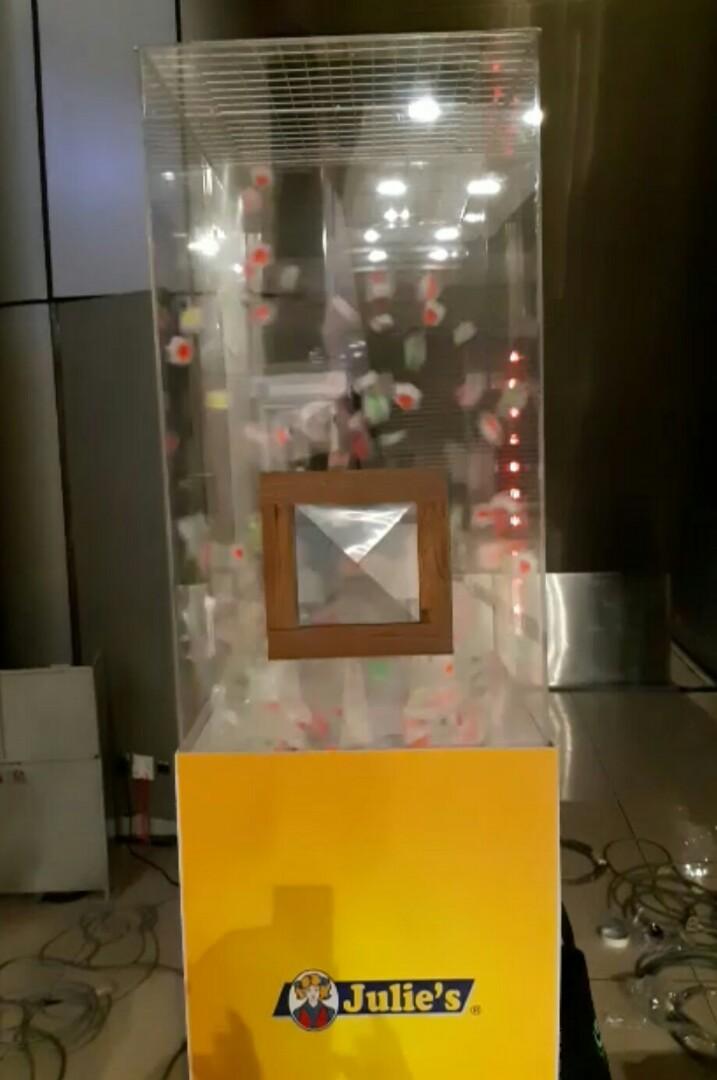 Wind chamber Lucky draw machine, Jobs, Part-time, Events on Carousell