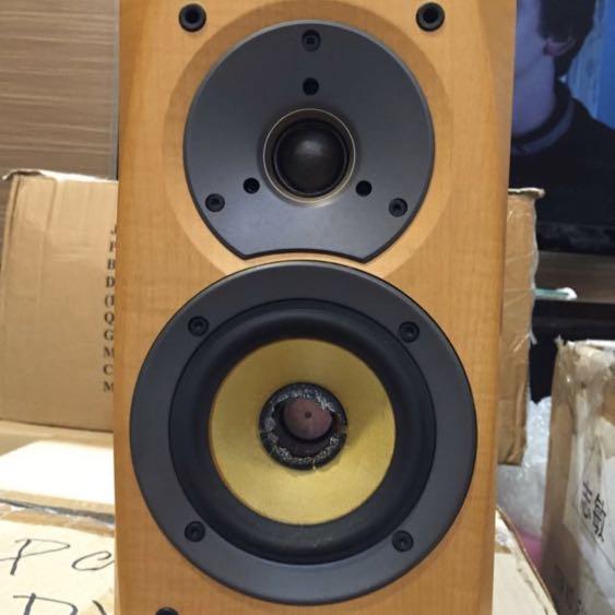 Hifi Bookshelf 2 Way Speakers Wood Chasis, Electronics, Audio on Carousell