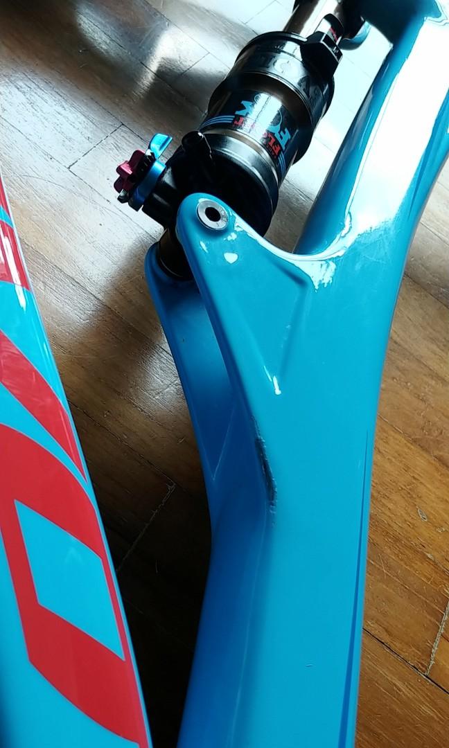 Pivot switchblade carbon frame set w xx1 crank, Sports Equipment ...