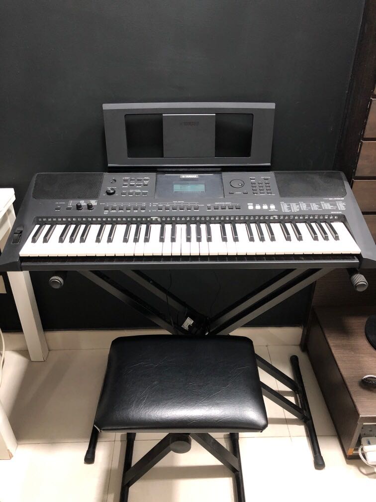 Yamaha Keyboard PSR-E453, Hobbies & Toys, Music & Media, Musical ...