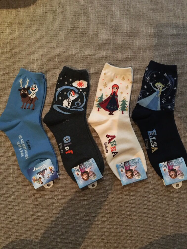 Frozen 2 socks *Elsa, Anna, Olaf & Sven*, Women's Fashion, Watches ...