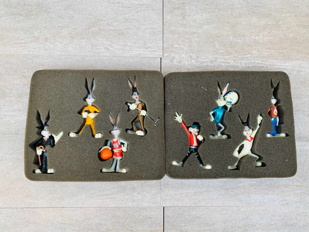 Looney Tunes Bugs Bunny set of 8 figures Millennium Collection, Hobbies ...