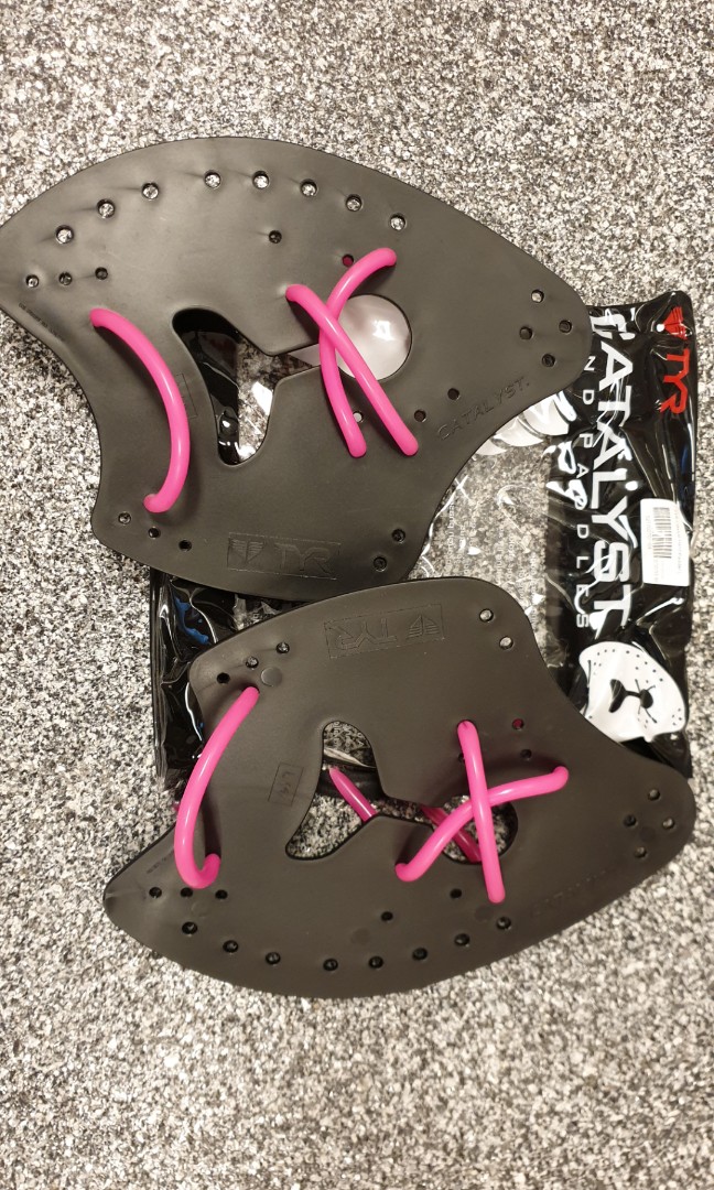 TYR Catalyst hand paddle (XL), Sports Equipment, Sports & Games, Water ...