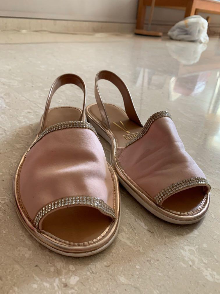 Vizzano shoes, Women's Fashion, Footwear, Flats on Carousell