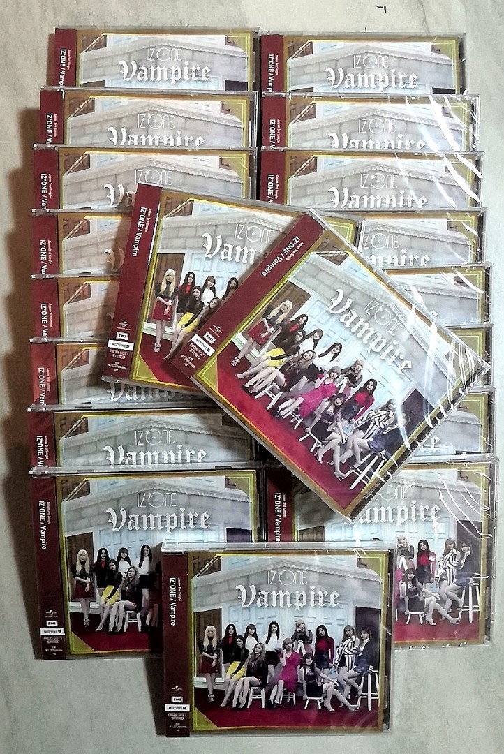 IZ*ONE 日本三單 VAMPIRE WIZ*ONE盤 (多買可便宜), 興趣及遊戲, 收藏品及紀念品, 韓流 - Carousell