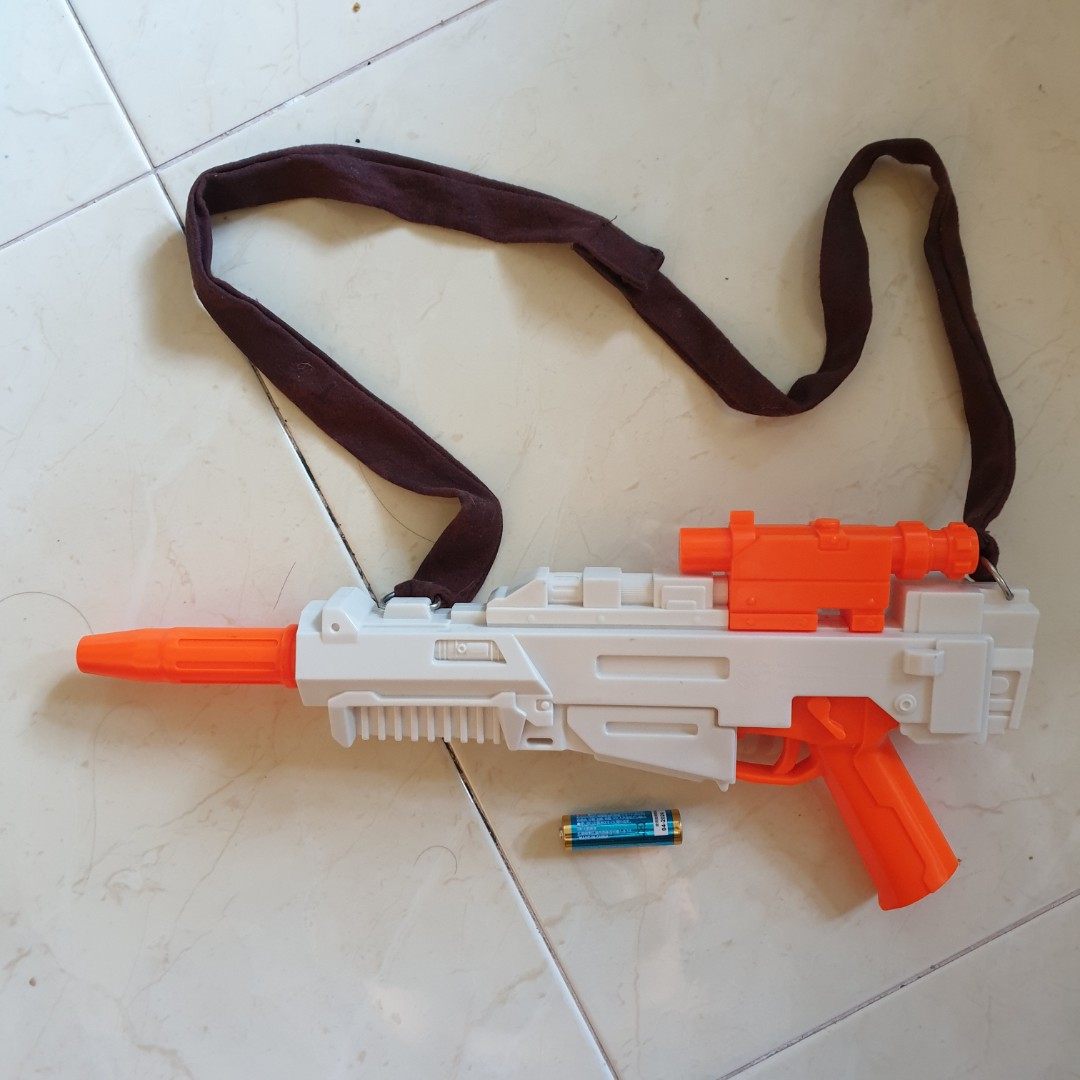 Star Wars EP7-9 Resistance Blaster EL-16 (Rubies), Hobbies & Toys, Toys ...