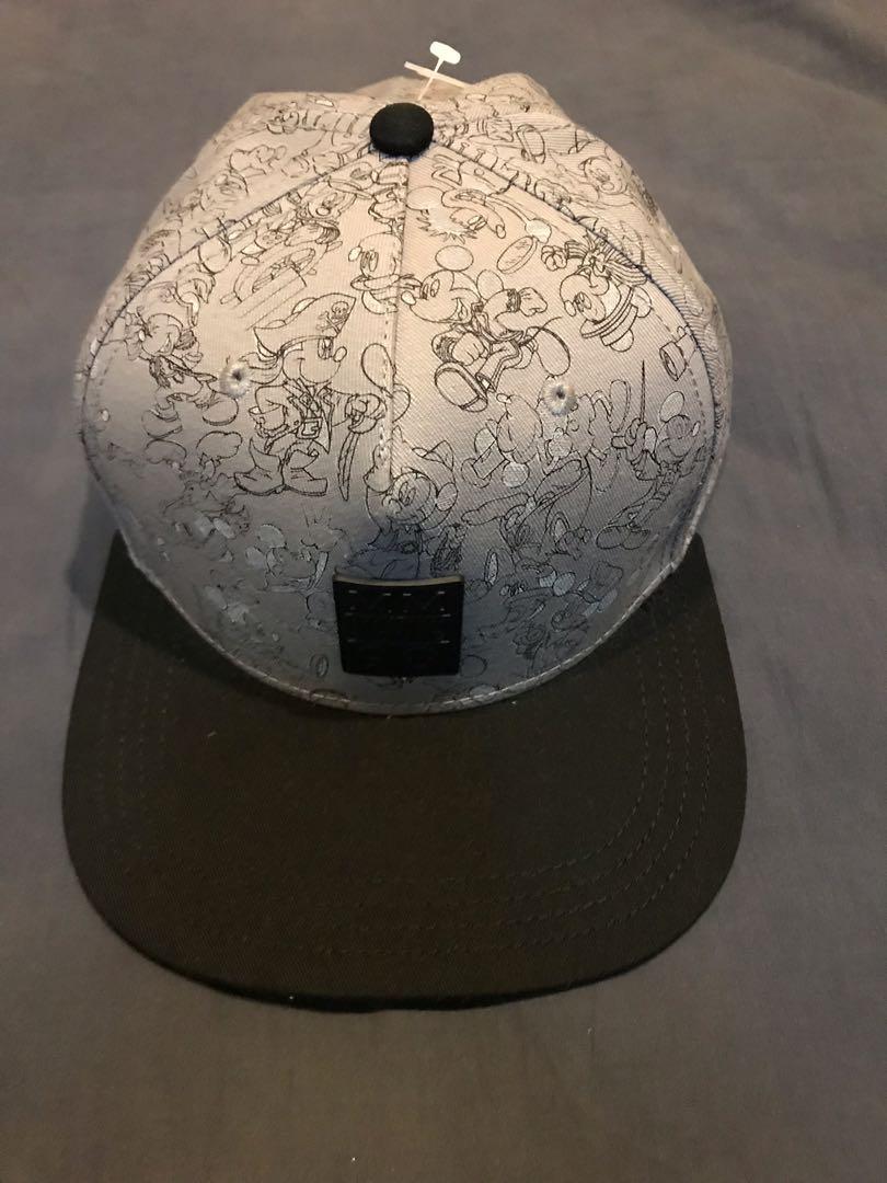 Disneyland Mickey Mouse 90th anniversary cap, Men's Fashion, Watches ...