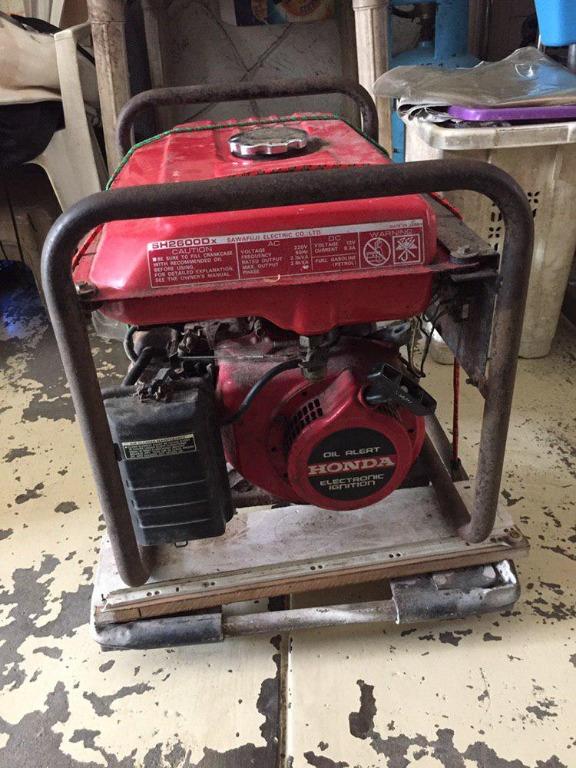 ELEMAX SH2600Dx Sawafuji Generator Genset, Furniture & Home Living ...