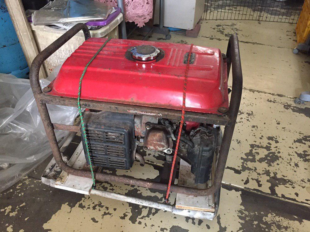 ELEMAX SH2600Dx Sawafuji Generator Genset, Furniture & Home Living ...