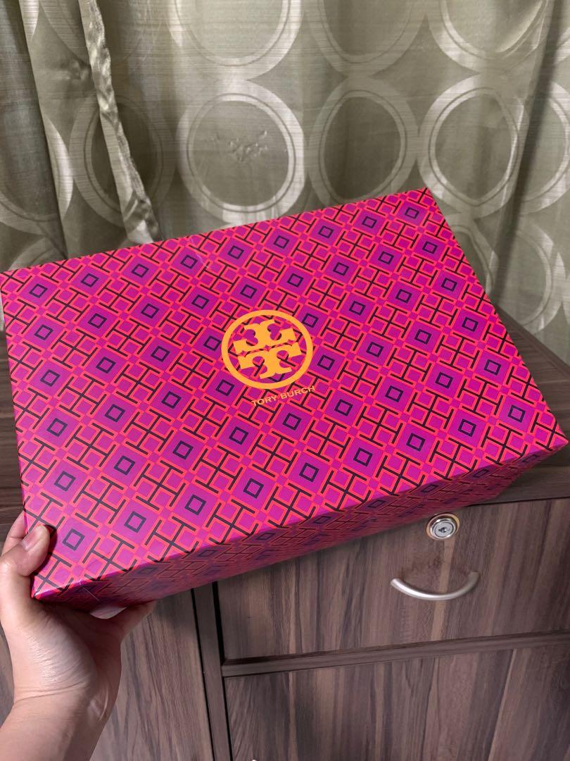 Tory Burch Sawtooth Logo, Women's Fashion, Footwear, Sneakers on Carousell