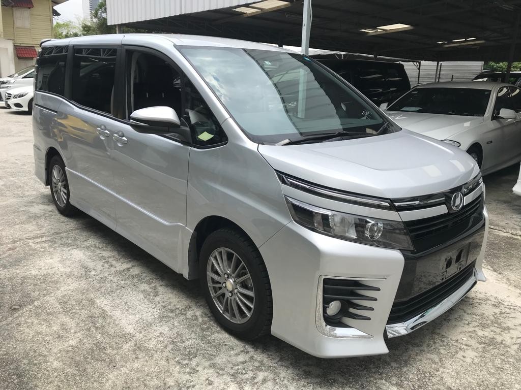 Toyota Voxy 2.0, Cars, Cars for Sale on Carousell