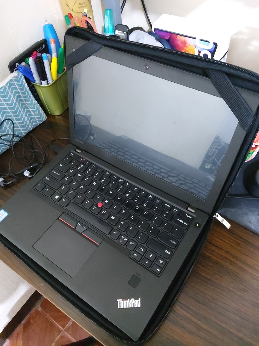 Lenovo Thinkpad X270 i5 w/ wireless mouse, sleeve and charger ...