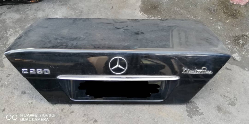 W124 REAR BONNET, Auto Accessories on Carousell