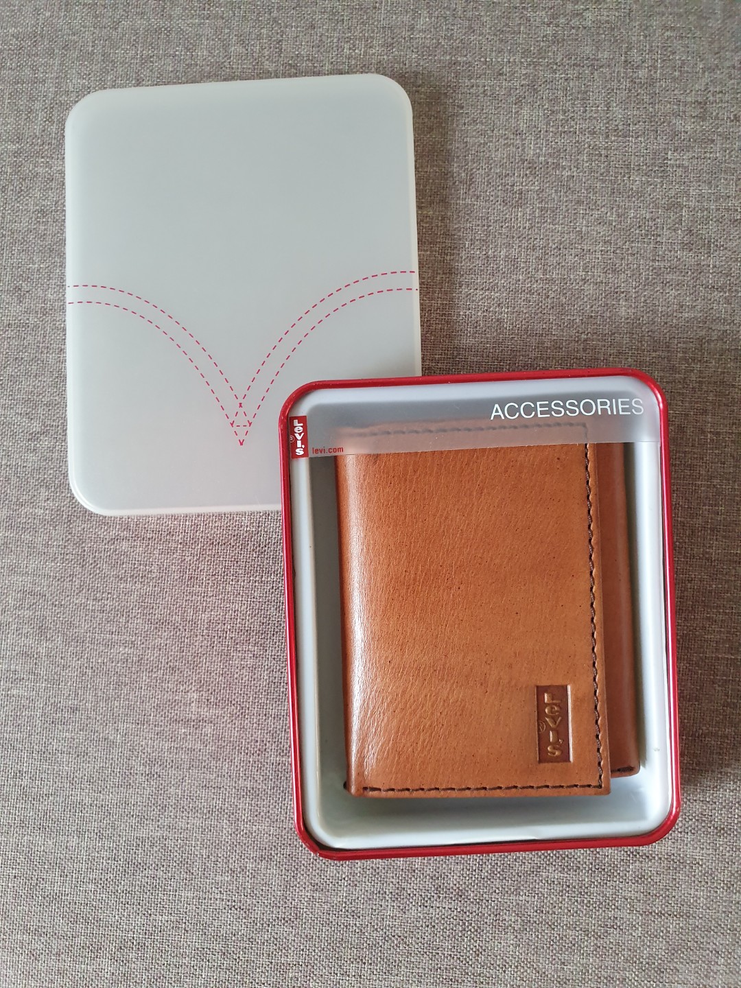 Levis wallet in box, Men's Fashion, Watches & Accessories, Wallets ...