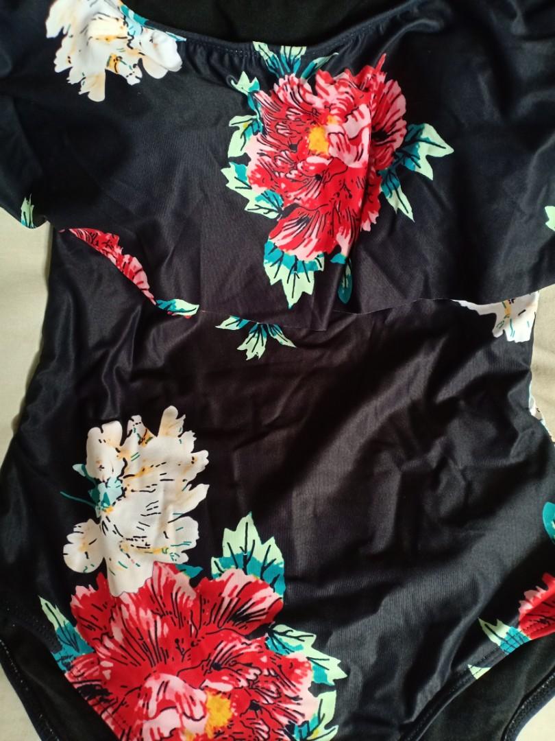 BIKINI SABRINA FLOWER, Fesyen Wanita, Pakaian Wanita, Lainnya di Carousell