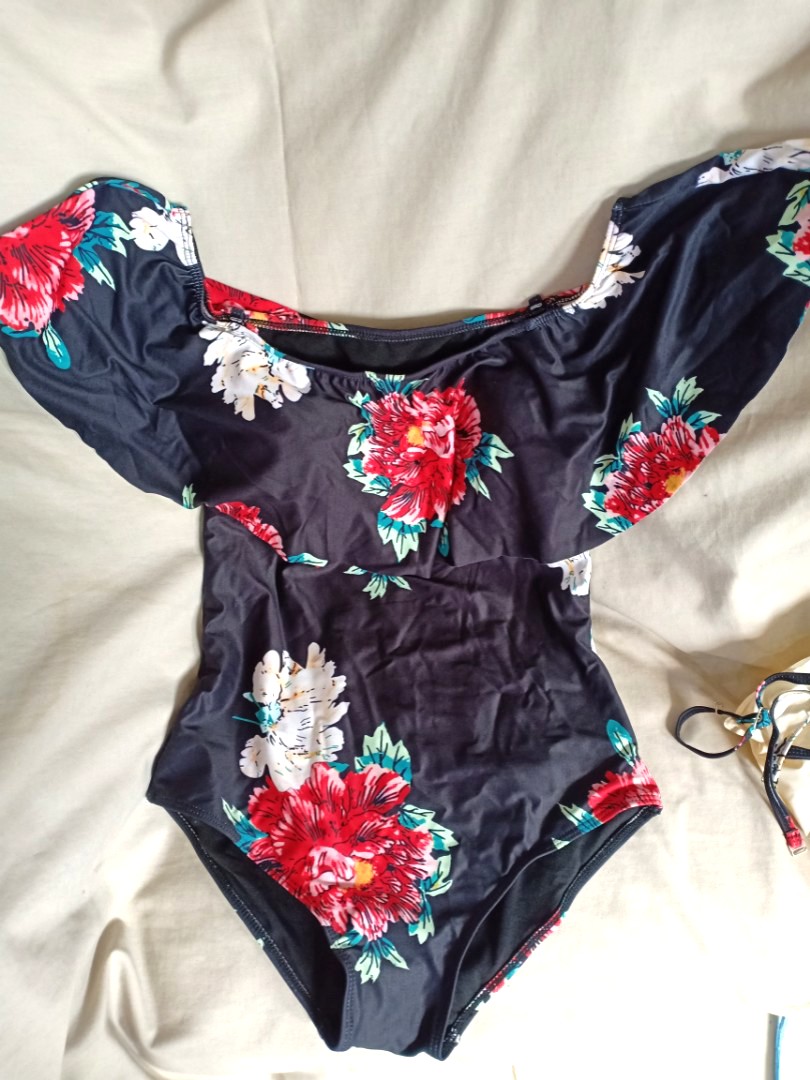 BIKINI SABRINA FLOWER, Fesyen Wanita, Pakaian Wanita, Lainnya di Carousell