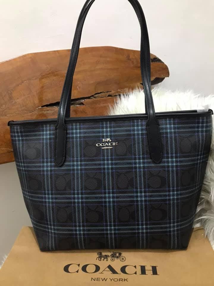 Coach Zip tote F80032 Original, Luxury, Bags & Wallets on Carousell