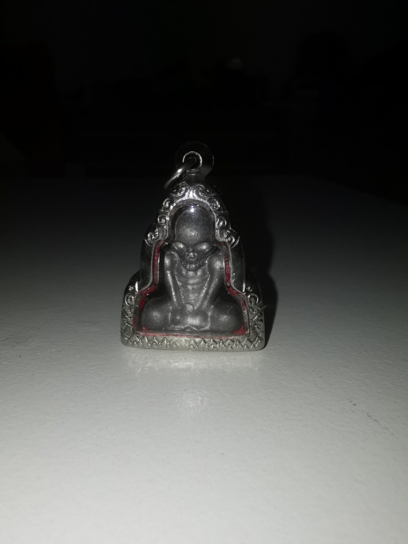 Phra Pidta Pan Neng Kradook Phee, Hobbies & Toys, Memorabilia ...