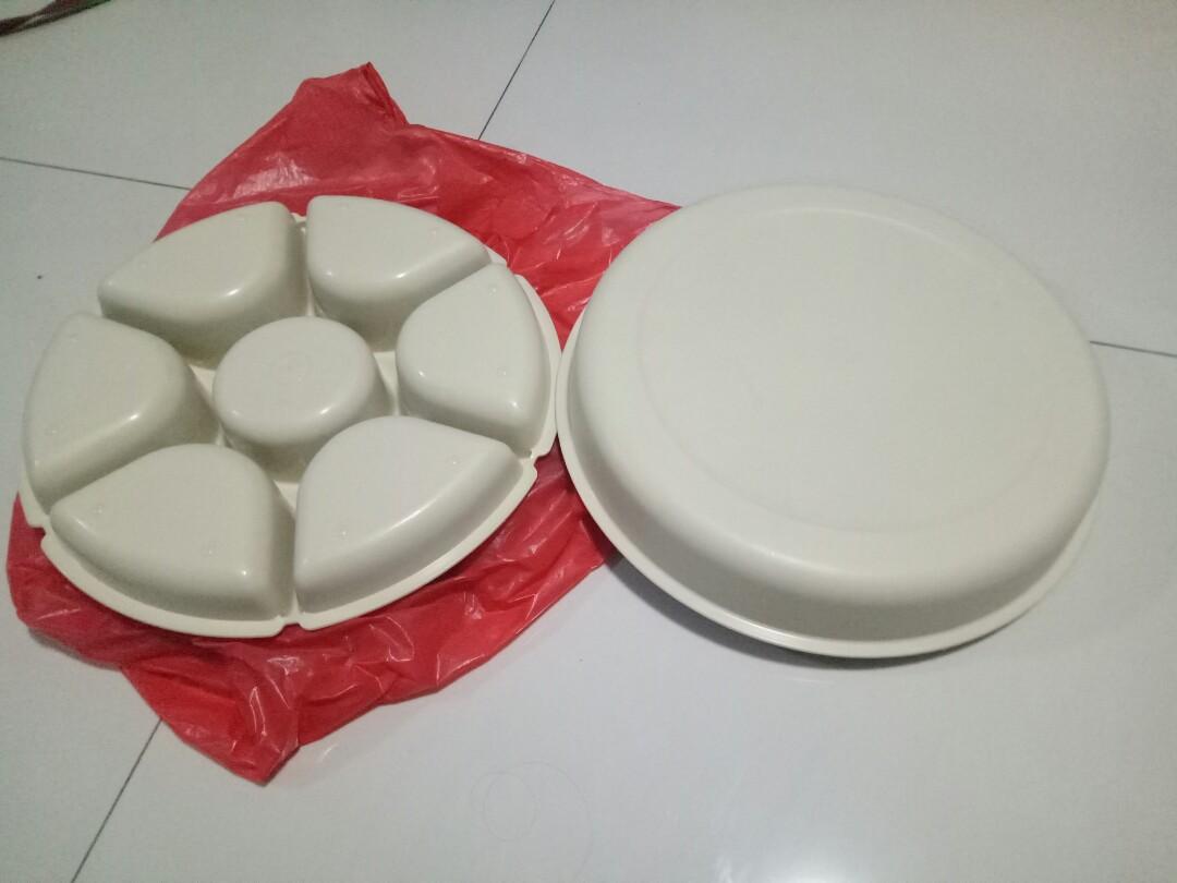 Tupperware Chinese new year snacks compartment container display light ...