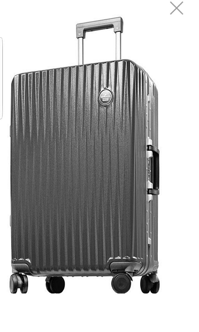 售完即止 Hallmark Design Collection 四輪金屬鋁框行李箱 HM849FT, 興趣及遊戲, 旅行, 旅遊 - 旅行 ...