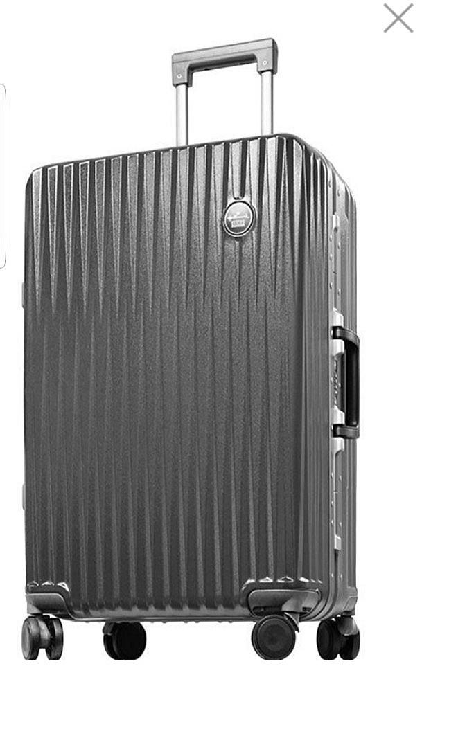 售完即止 Hallmark Design Collection 四輪金屬鋁框行李箱 HM849FT, 興趣及遊戲, 旅行, 旅遊 - 旅行 ...